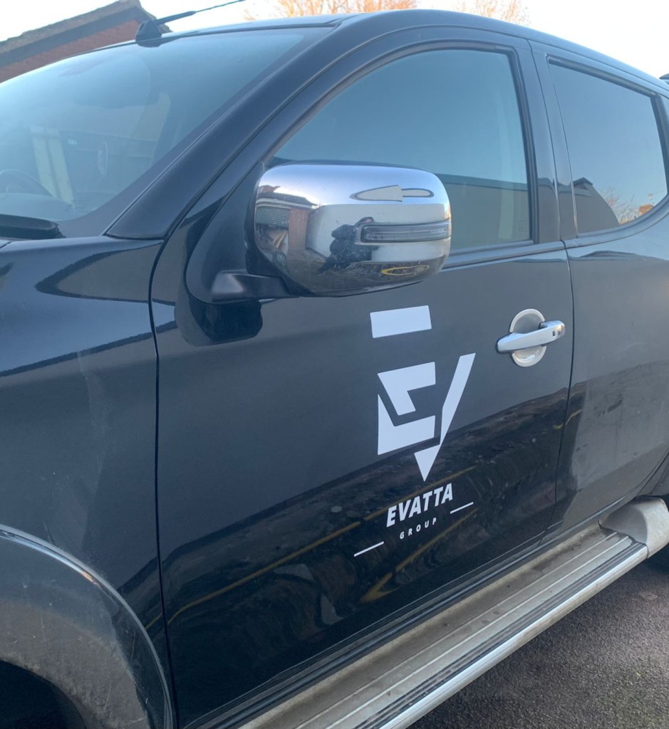 Black & white vehicle graphics – EA Signs